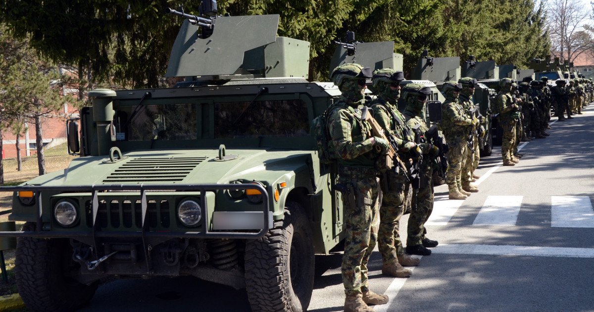 Vučić: Srbija ostaje na evropskom putu, vojno neutralna - Kosovo Online